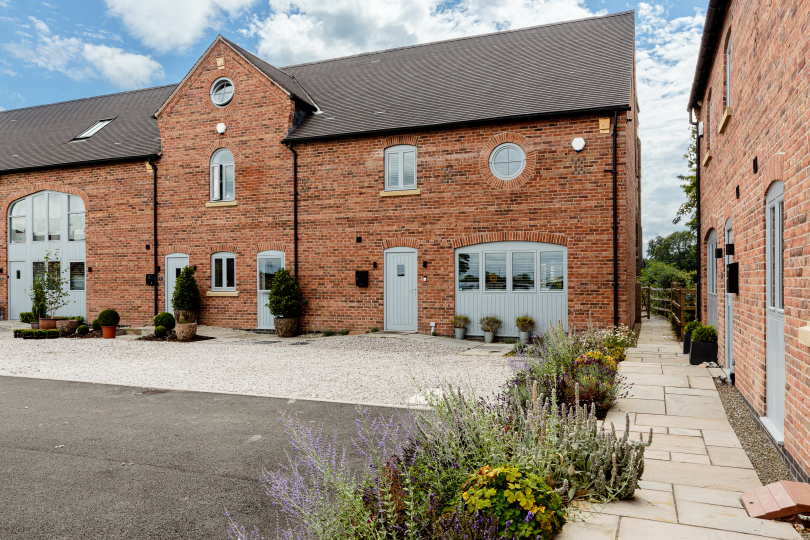 Keystone Brick Slip feature Lintels integral to Cheshire barn ...