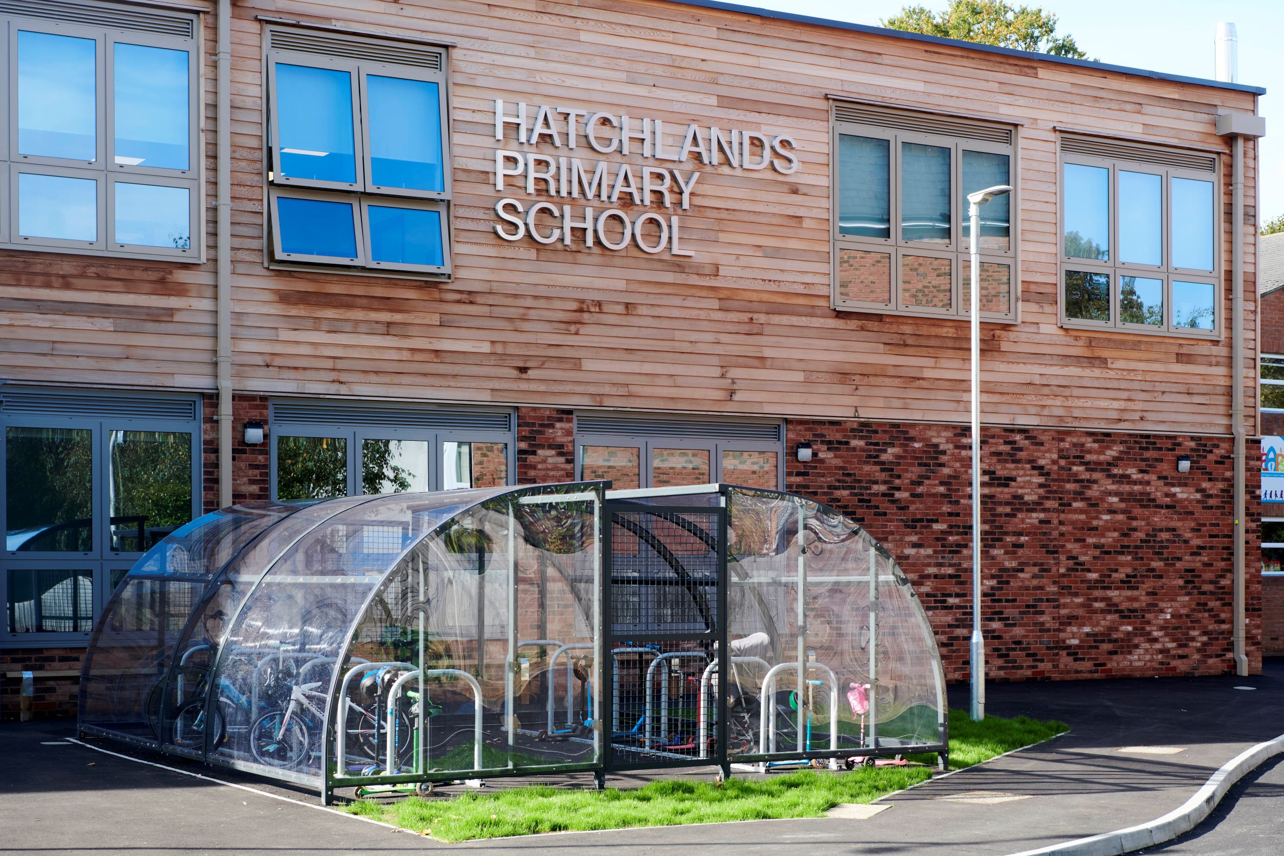 Elliott completes new school in just 32 weeks - Industry News