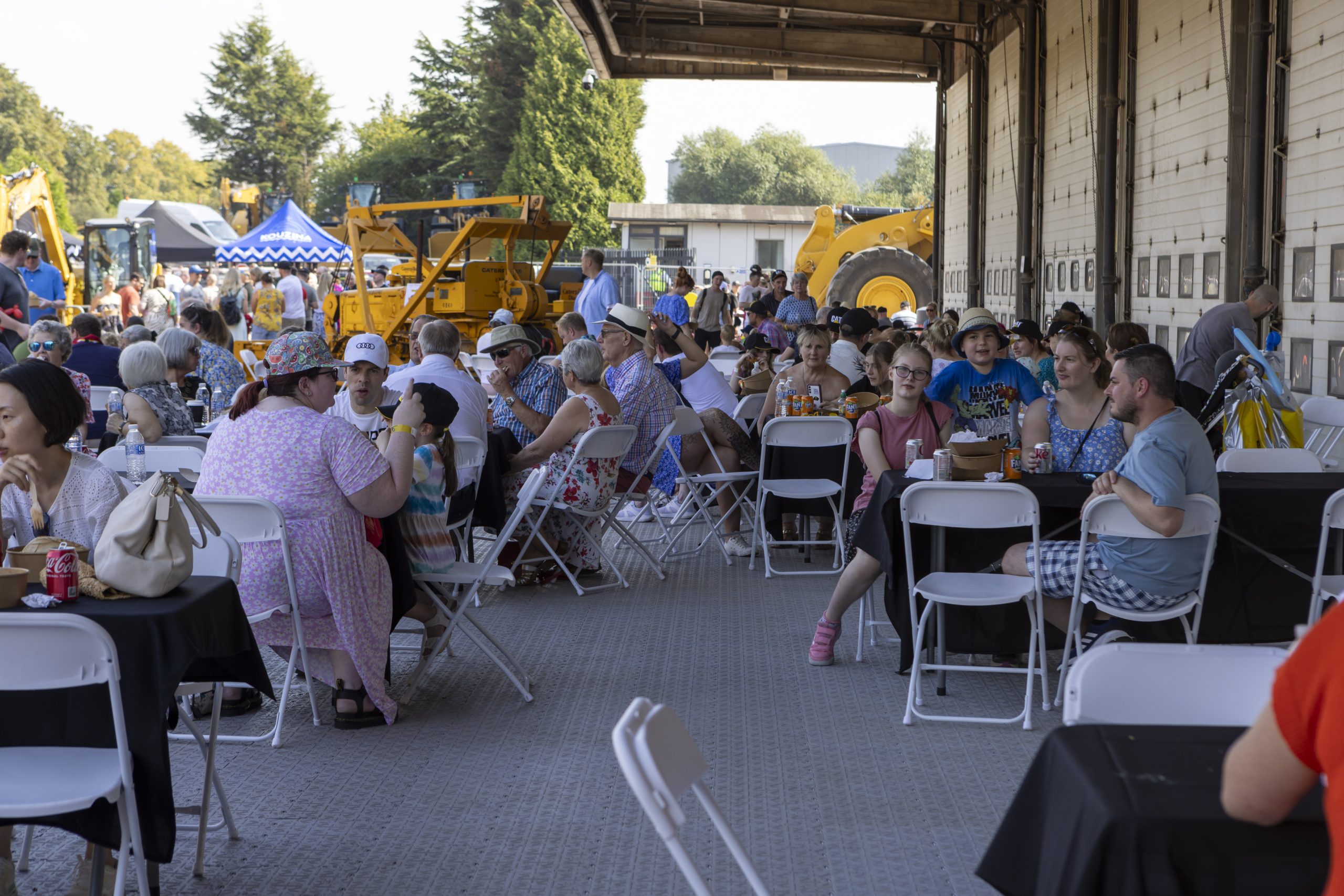 Finning colleagues and customers come together to celebrate 90th ...