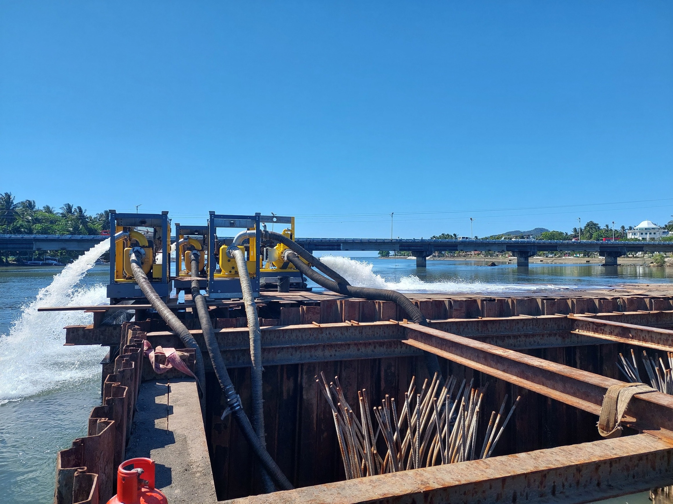 Critical dewatering operations ensure on-time delivery of bridge ...