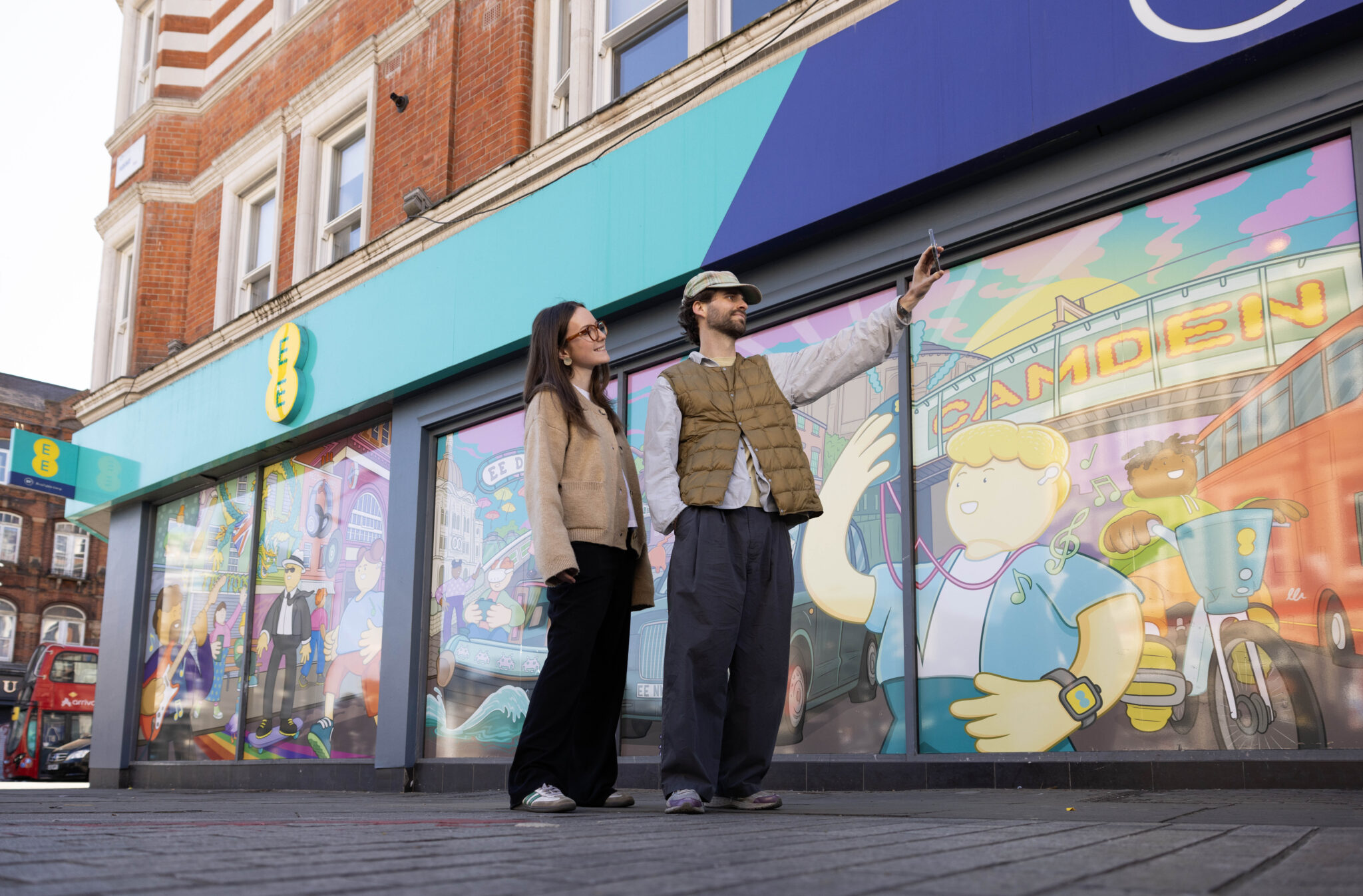EE and London artist Choots embrace the power of tech with storefront ...